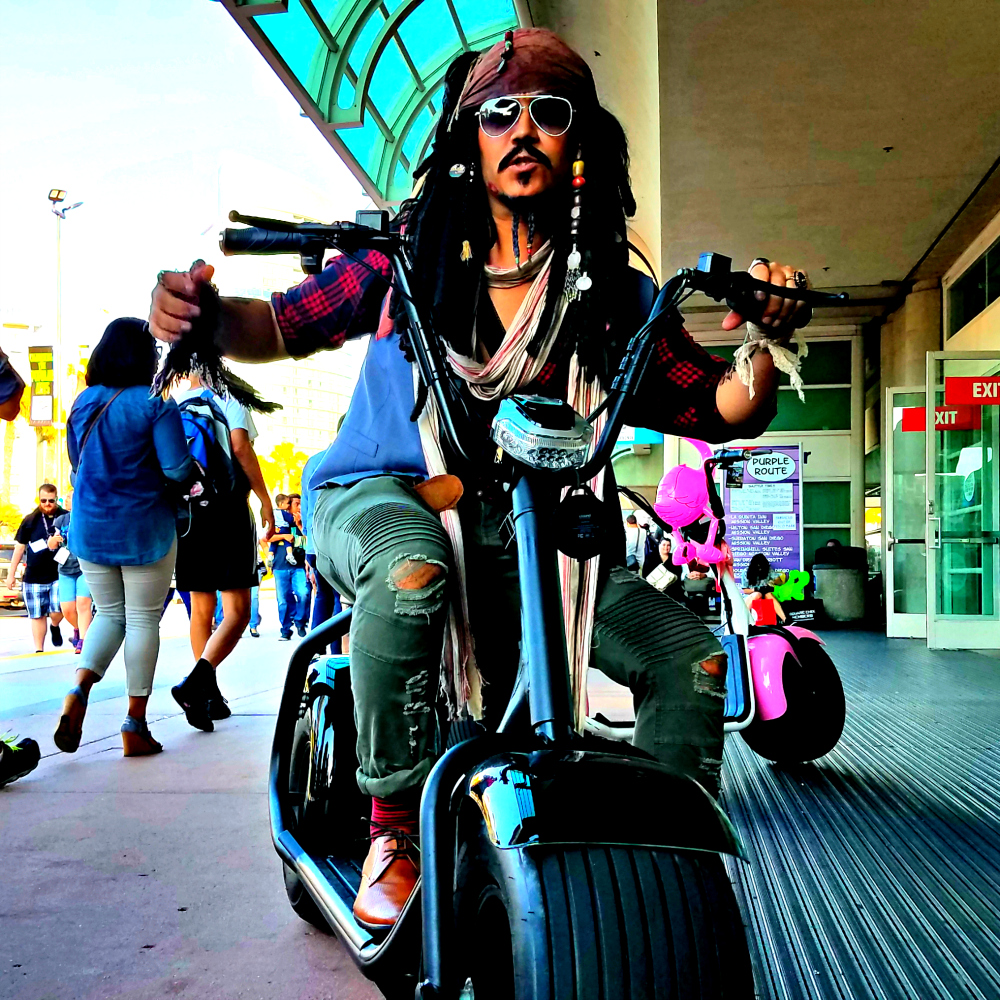Electric Scooters by skooza™ – Ride outside the box.